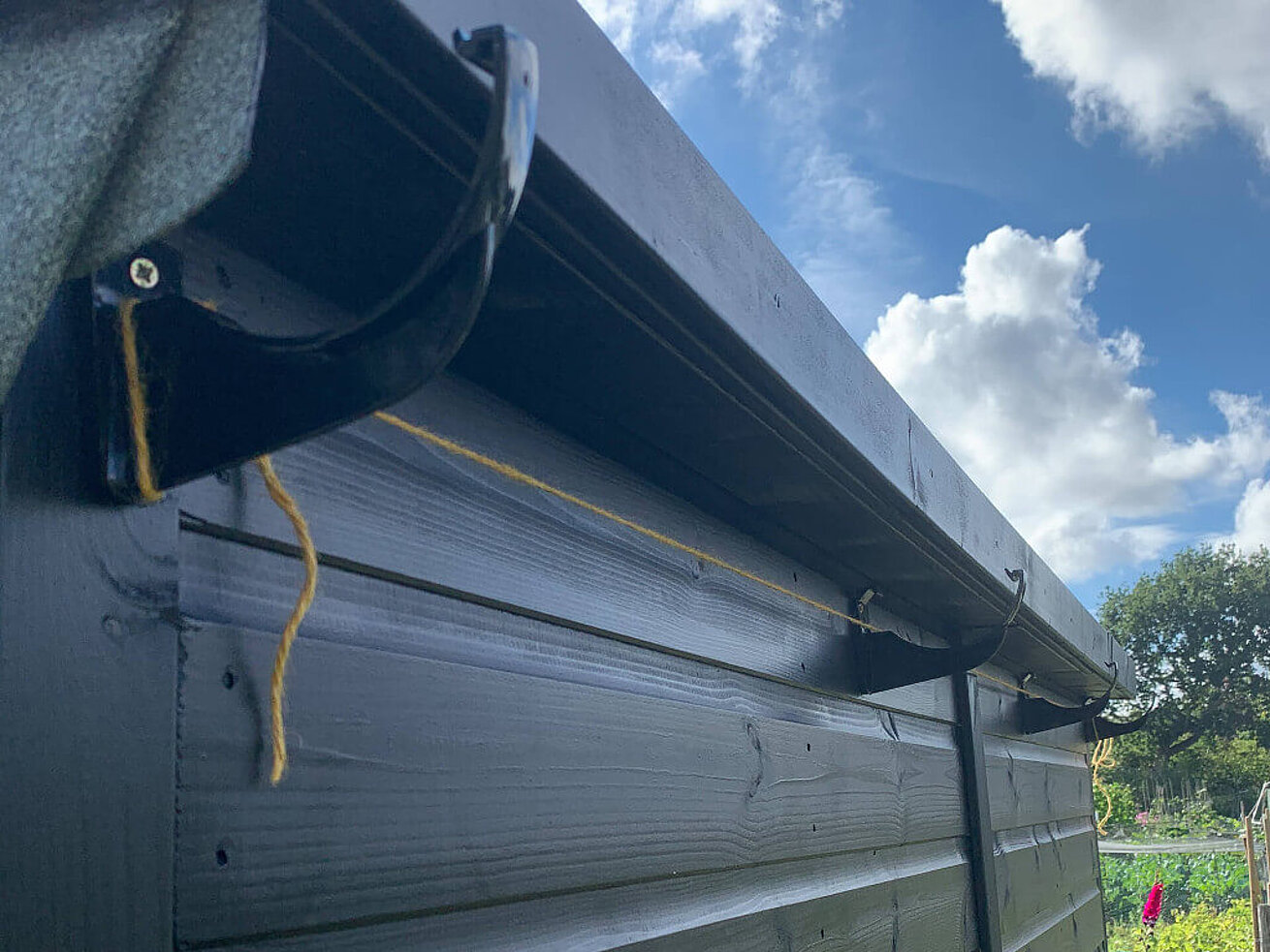 How to install guttering | Einhell Blog
