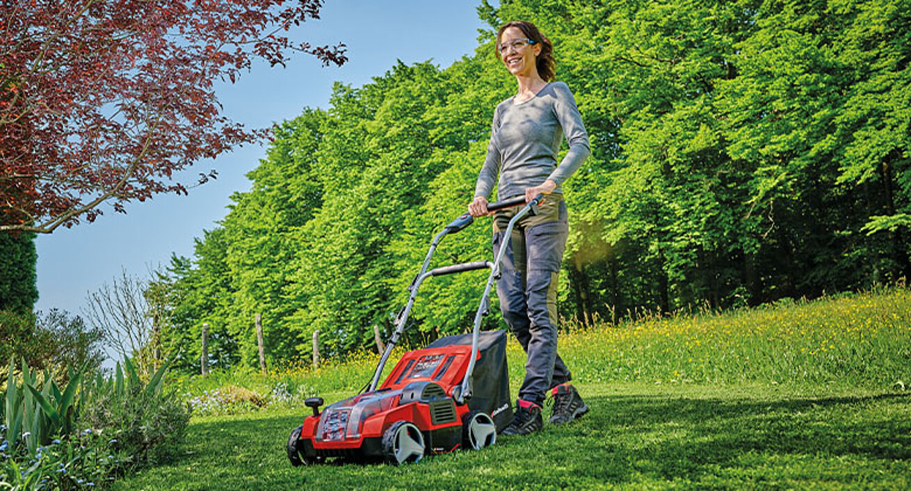 Professional scarifiers with petrol, electric or battery operation ...